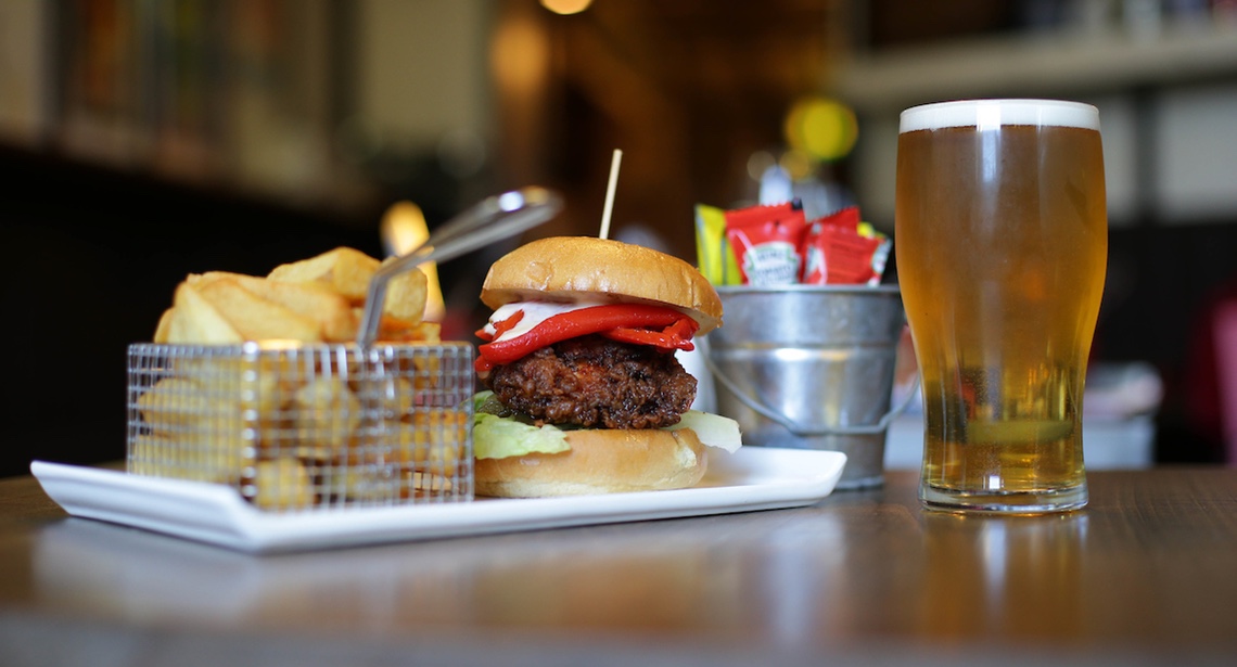 Vintage Inn Pub D4 Food Music Fun